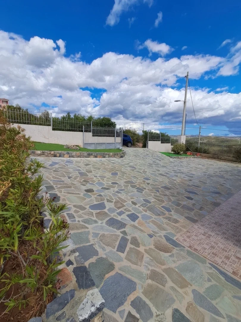 ELXIS AT HOME IN GREECE: 100 houses and apartments for sale